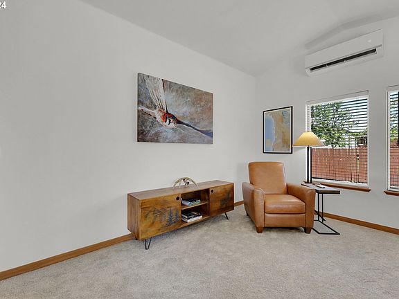 425 Scott Ave, Creswell, OR 97426 | Zillow