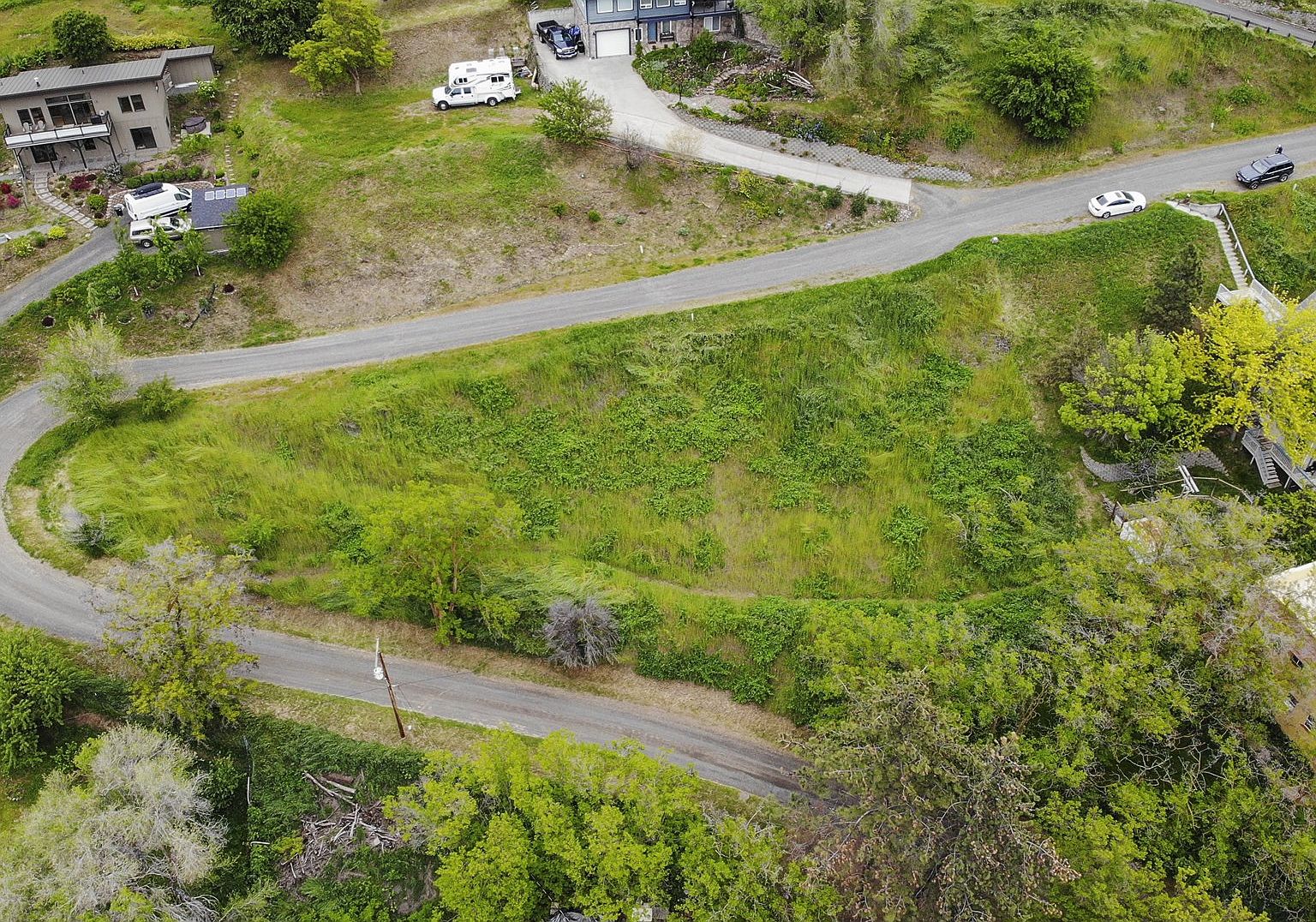 718 Klickitat St, Lyle, WA 98635 | MLS #23274736 | Zillow