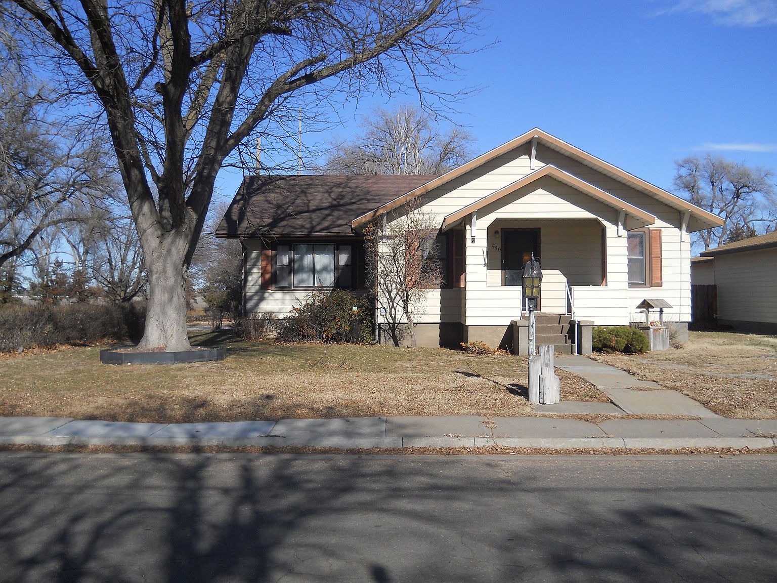 530 W 1st St, Kinsley, KS 67547 | Zillow