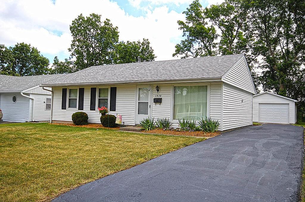 1970 N Dennis Ave, Decatur, IL 62526 | Zillow