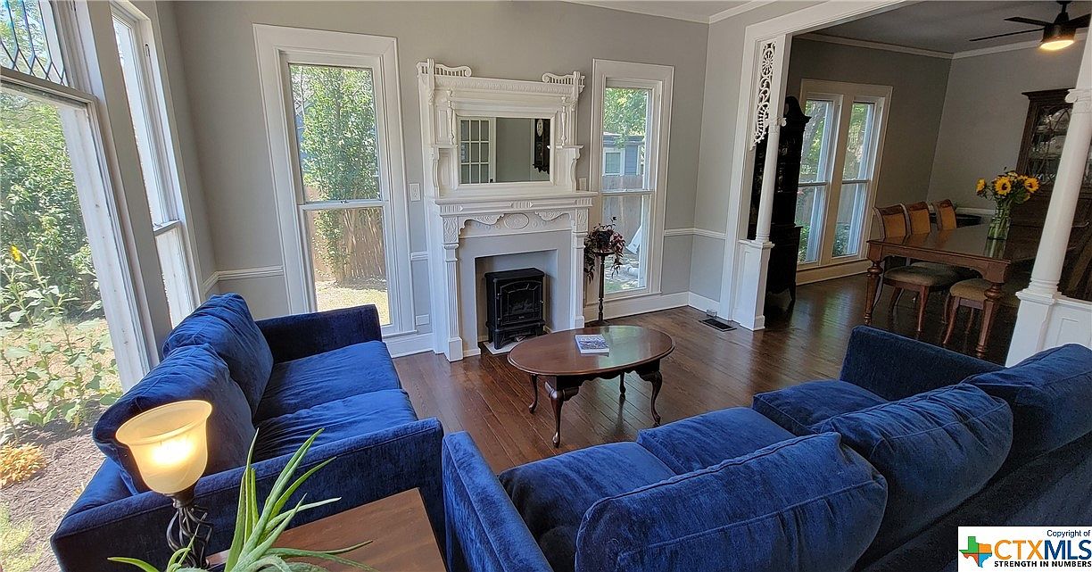 700 W Lake Dr, Taylor, TX 76574 | Zillow