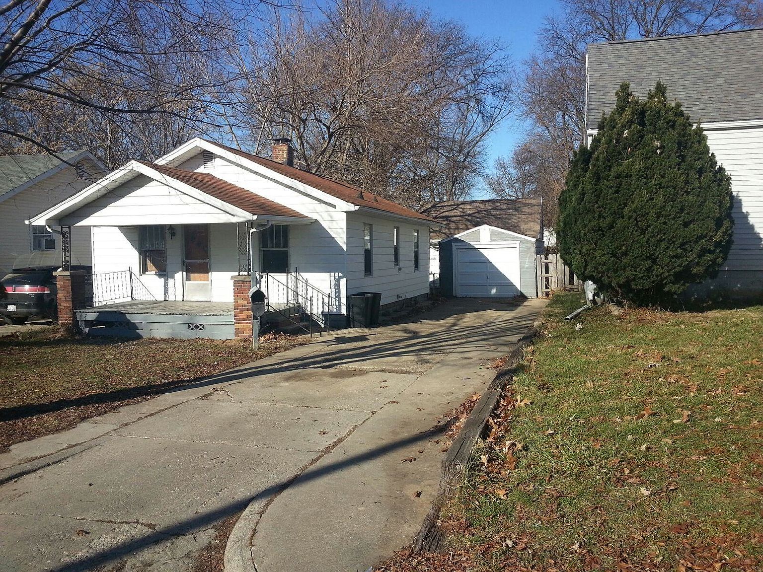 1828 E Moore St, Decatur, IL 62521 | Zillow