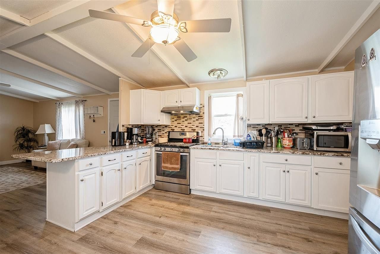 45 Golfview Ct, North Liberty, IA 52317 | Zillow
