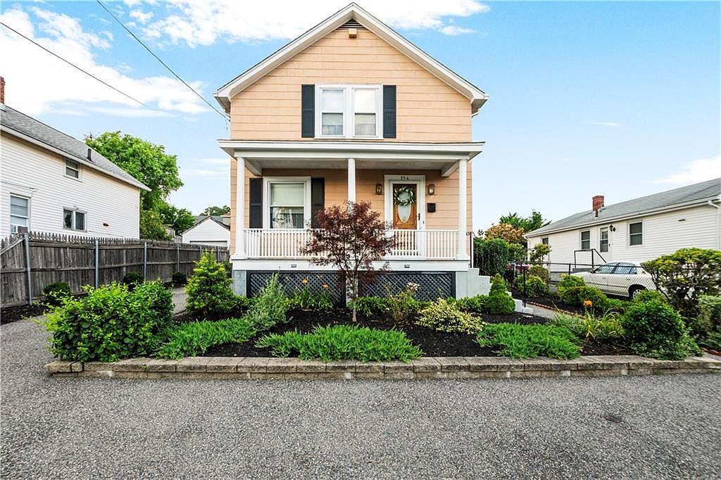 256 Quarry St, East Providence, RI 02914 | Zillow