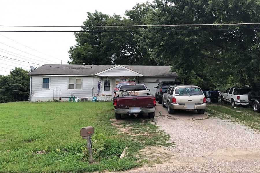 200 SE Rice Rd, Topeka, KS 66607 | Zillow