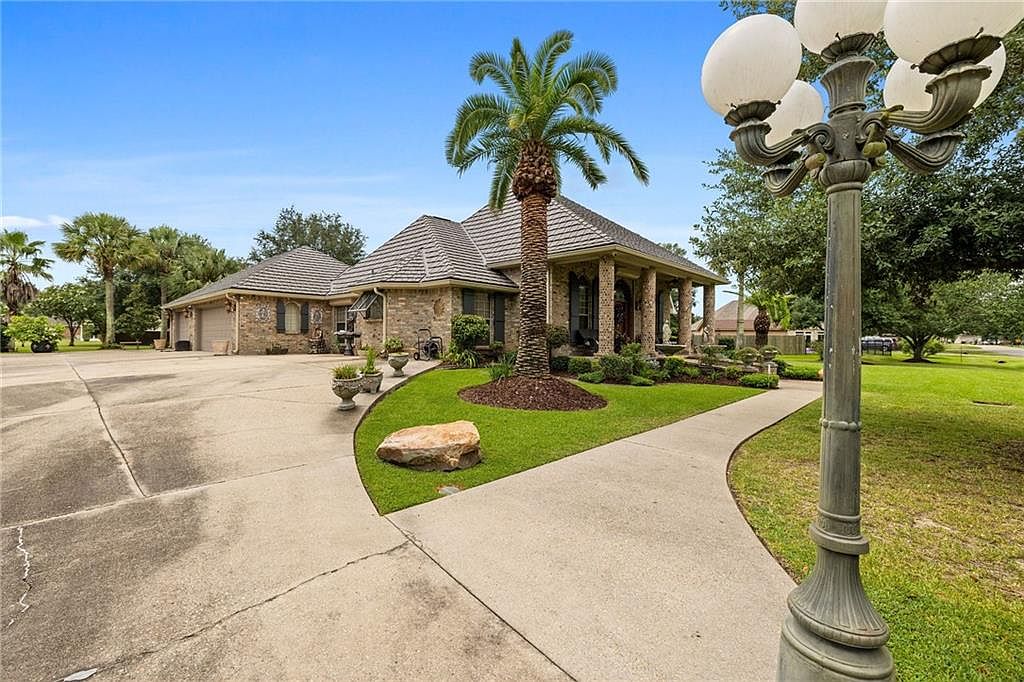 42131 N Elmwood Loop, Hammond, LA 70403 | Zillow
