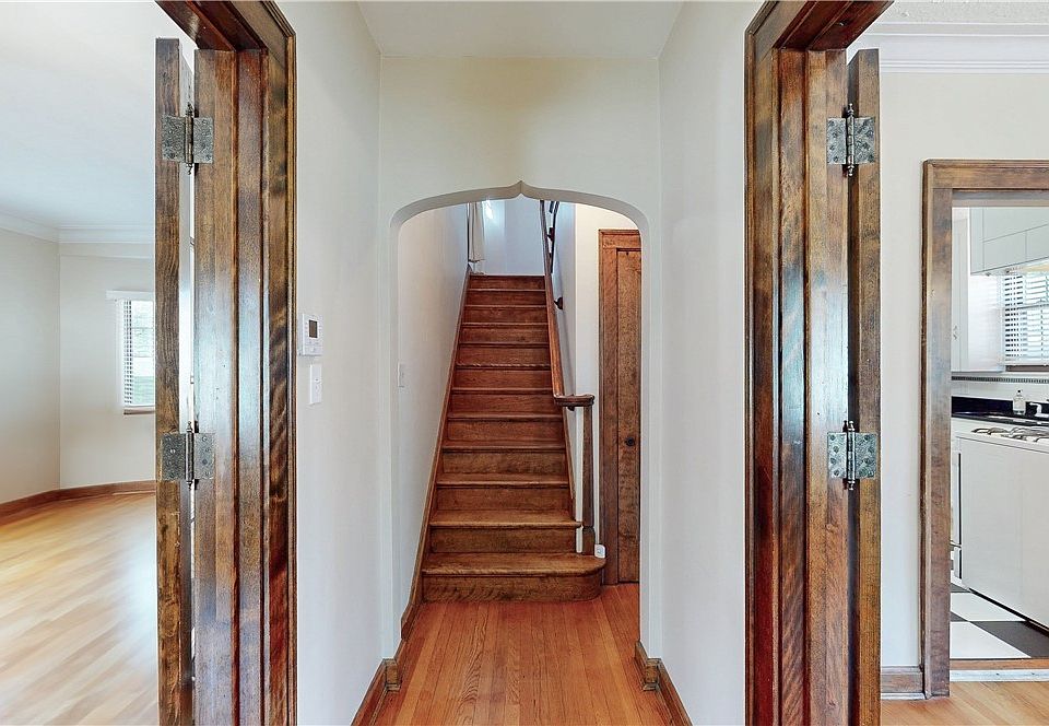 Mix Of Old And Modern! Circa 1927 Tudor Home In Shaker Heights, Ohio ...