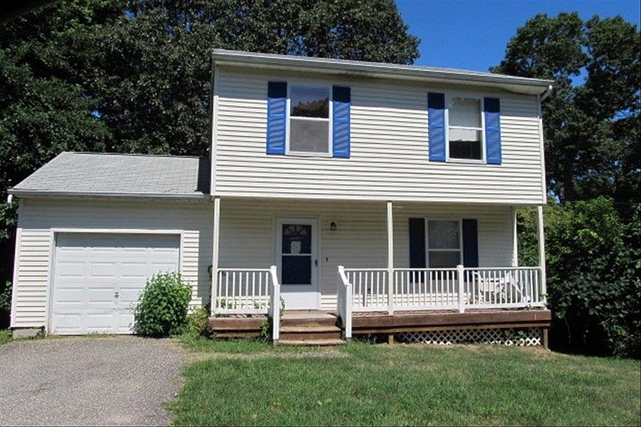 22 Breezy Point Rd, Wading River, NY 11792 | Zillow