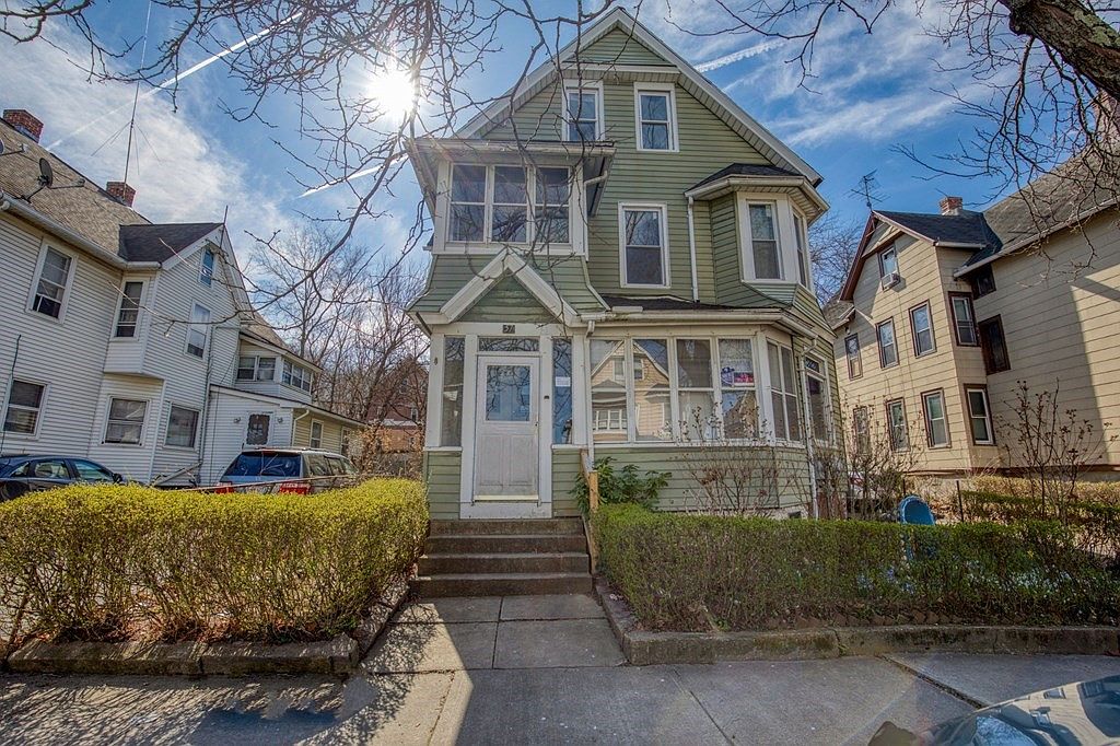 57 Acushnet Ave, Springfield, MA 01105 | Zillow