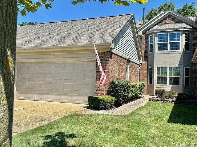 15742 Golfview Drive Blvd, Riverview, MI 48193 | MLS #20240048170 | Zillow