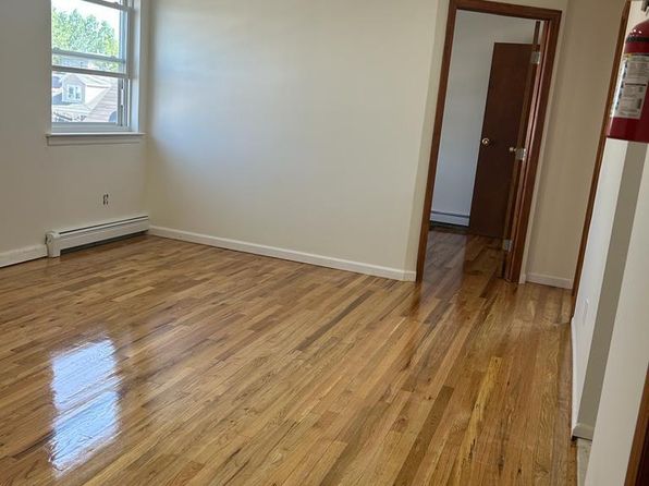 Apartments For Rent in 11422 | Zillow