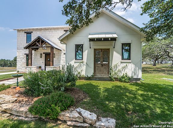 211 SABINAS CREEK RANCH RD, Boerne, TX 78006 | MLS #1773263 | Zillow