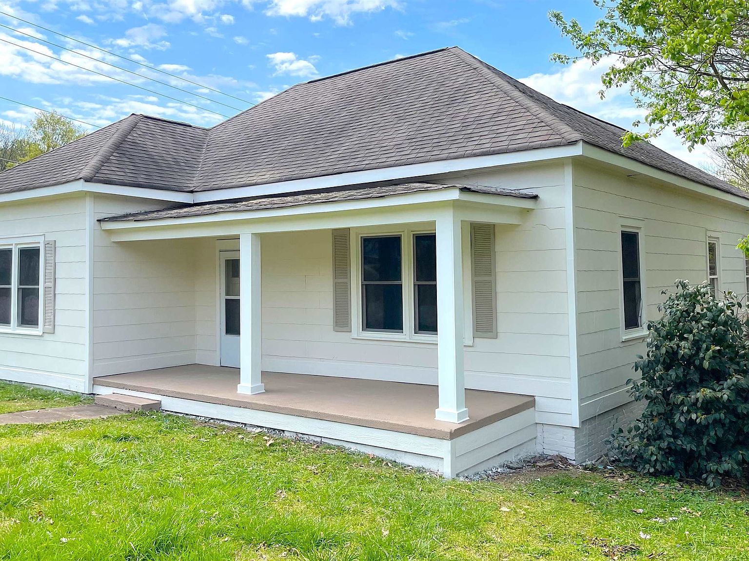 462 Spring St, Commerce, GA 30529 | Zillow