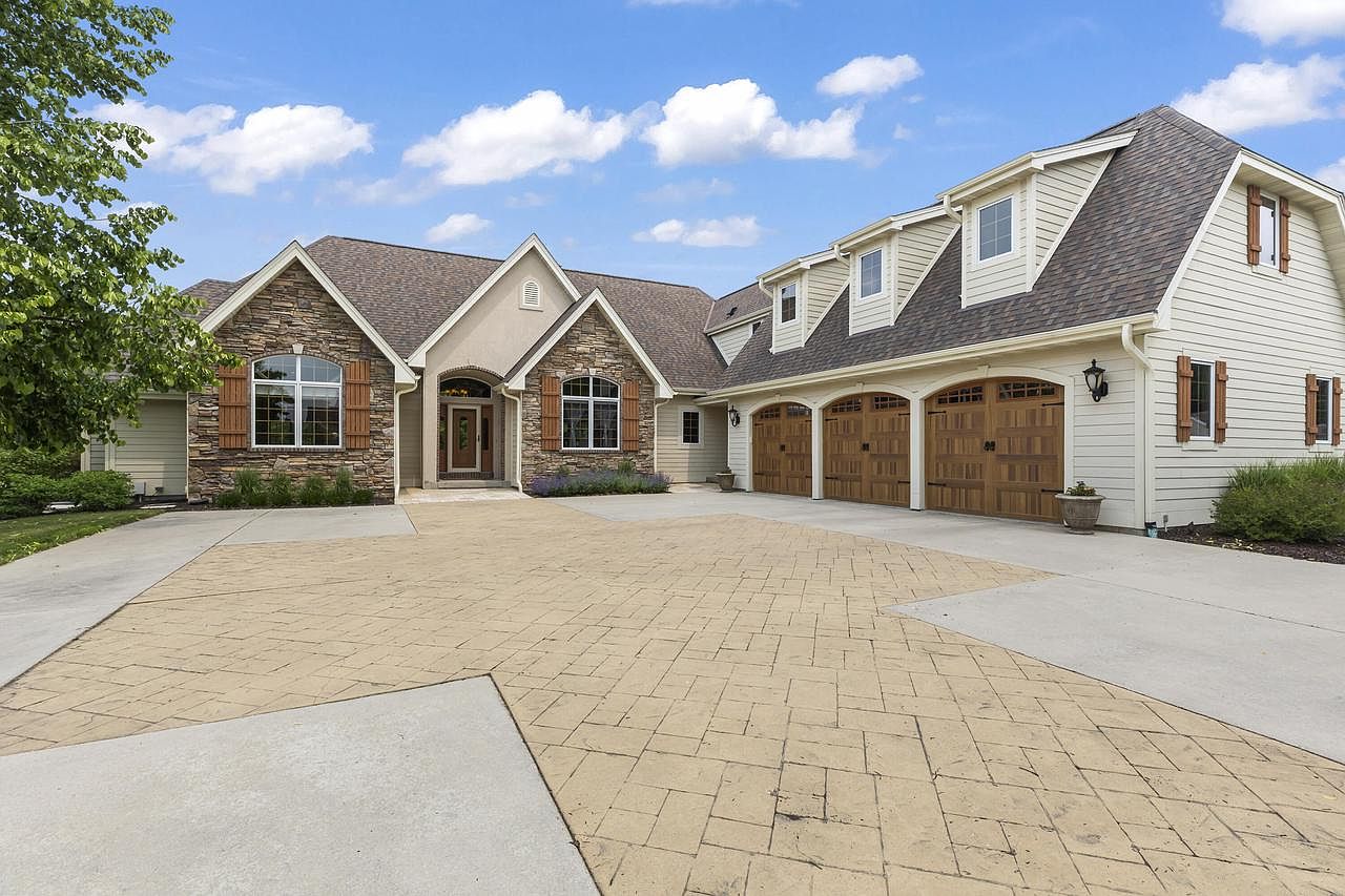 2384 Brookside DRIVE, Jackson, WI 53037 | Zillow