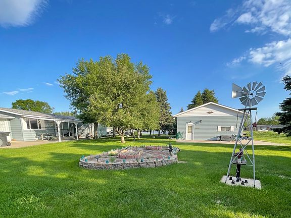 1221 Sunset Ave, Mobridge, SD 57601 | Zillow