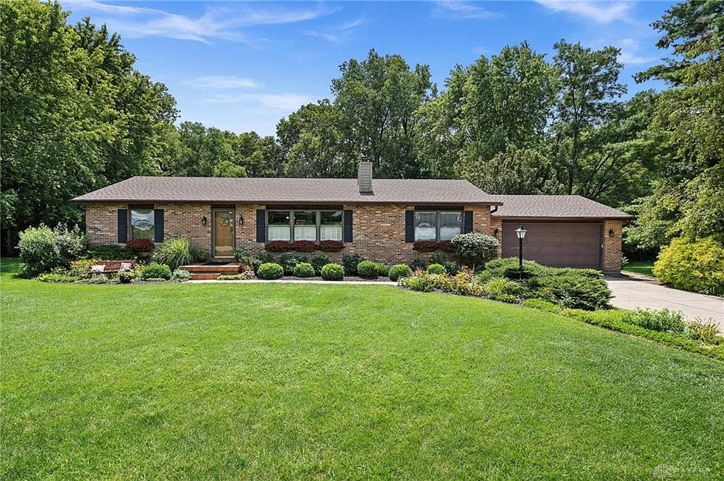 635 Spring Falls Ave, Springfield, OH 45502 | Zillow