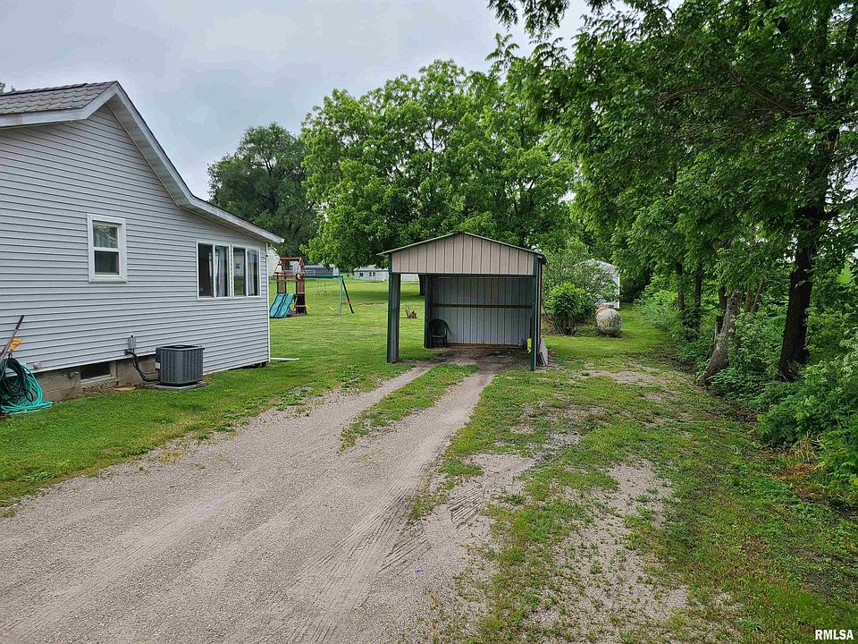 408 Iowa St, Stockton, IA 52769 | Zillow