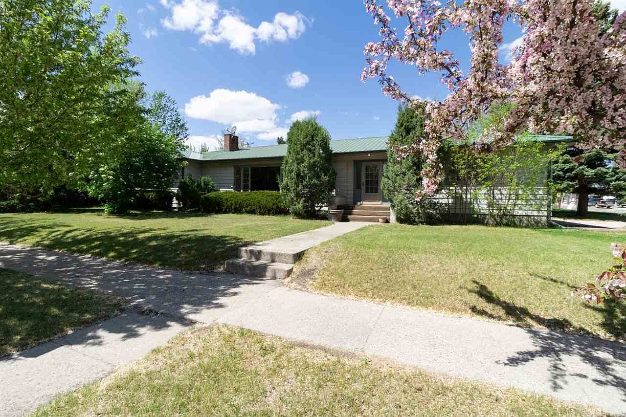 324 S Main St, Stanley, ND 58784 | Zillow