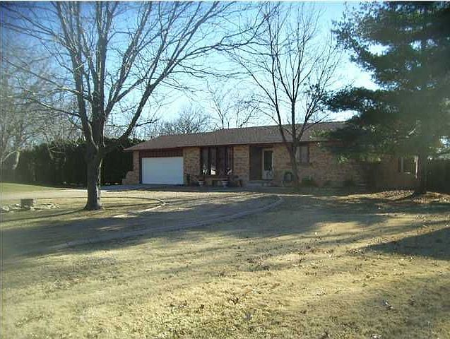 527 W Cardinal Ln, Colwich, KS 67030 | Zillow