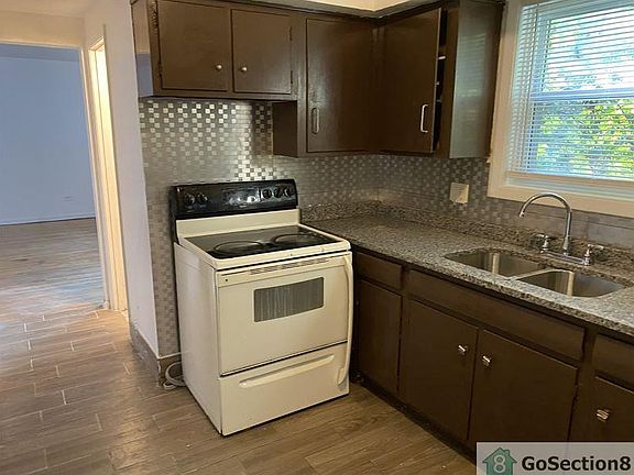 6915 N Ridge Blvd #C, Chicago, IL 60645 | Zillow