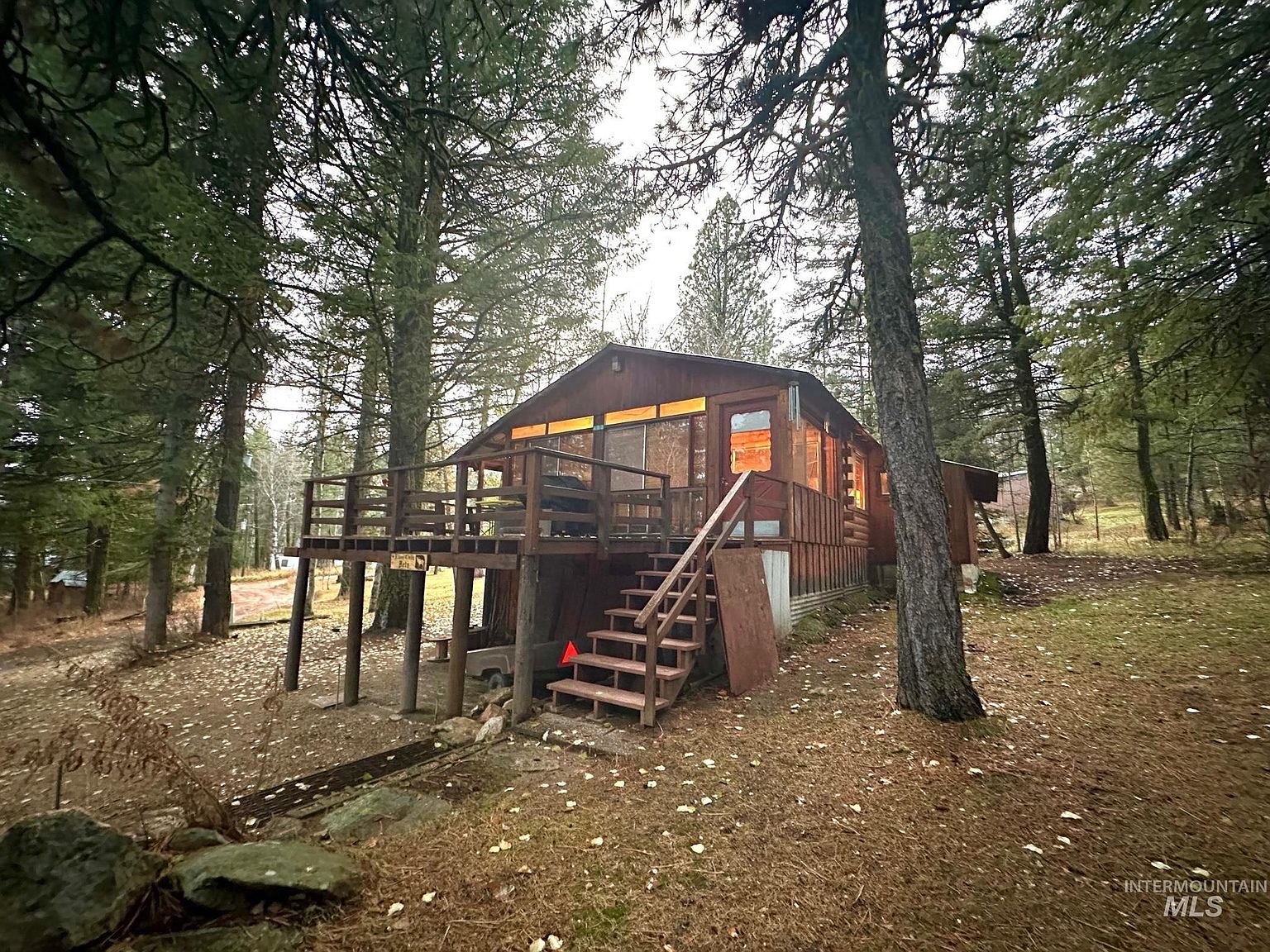 493 Micki Ln, Cascade, ID 83611 | Zillow