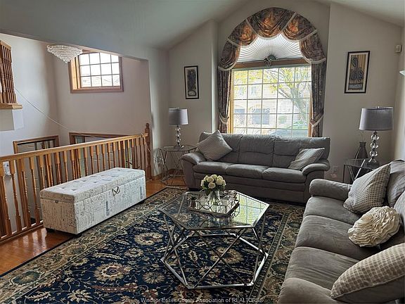 2636 Fleming Ct, Windsor, ON N9E 4P1 | Zillow
