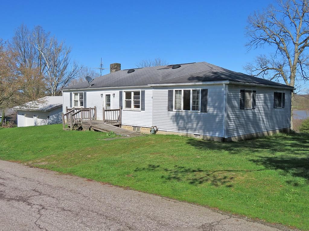 823 Lake Dr #5, Ashland, OH 44805 | Zillow