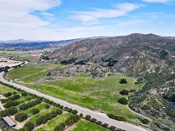 39100 Pauba Rd, Temecula, CA 92592 | MLS #TR24181433 | Zillow