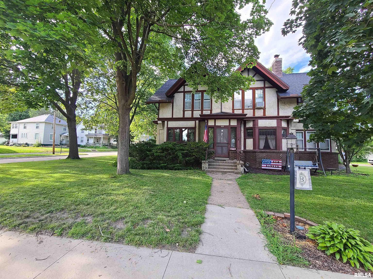 920 6th Ave S, Clinton, IA 52732 | Zillow