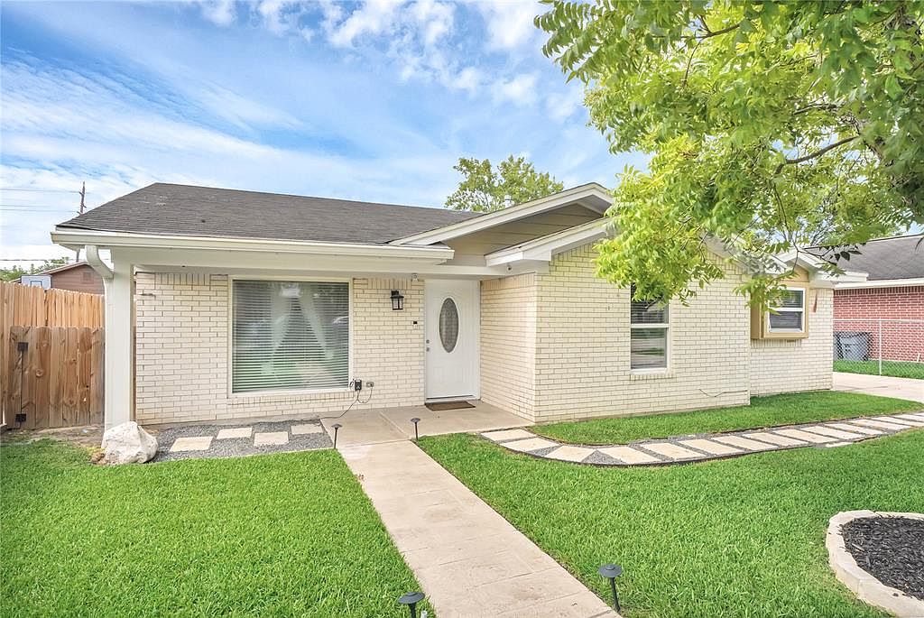 2615 Woodgate St, Houston, TX 77039 | Zillow