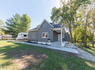 5123 Oak Ridge Pl, Columbus, IN 47201 | MLS #22029106 | Zillow