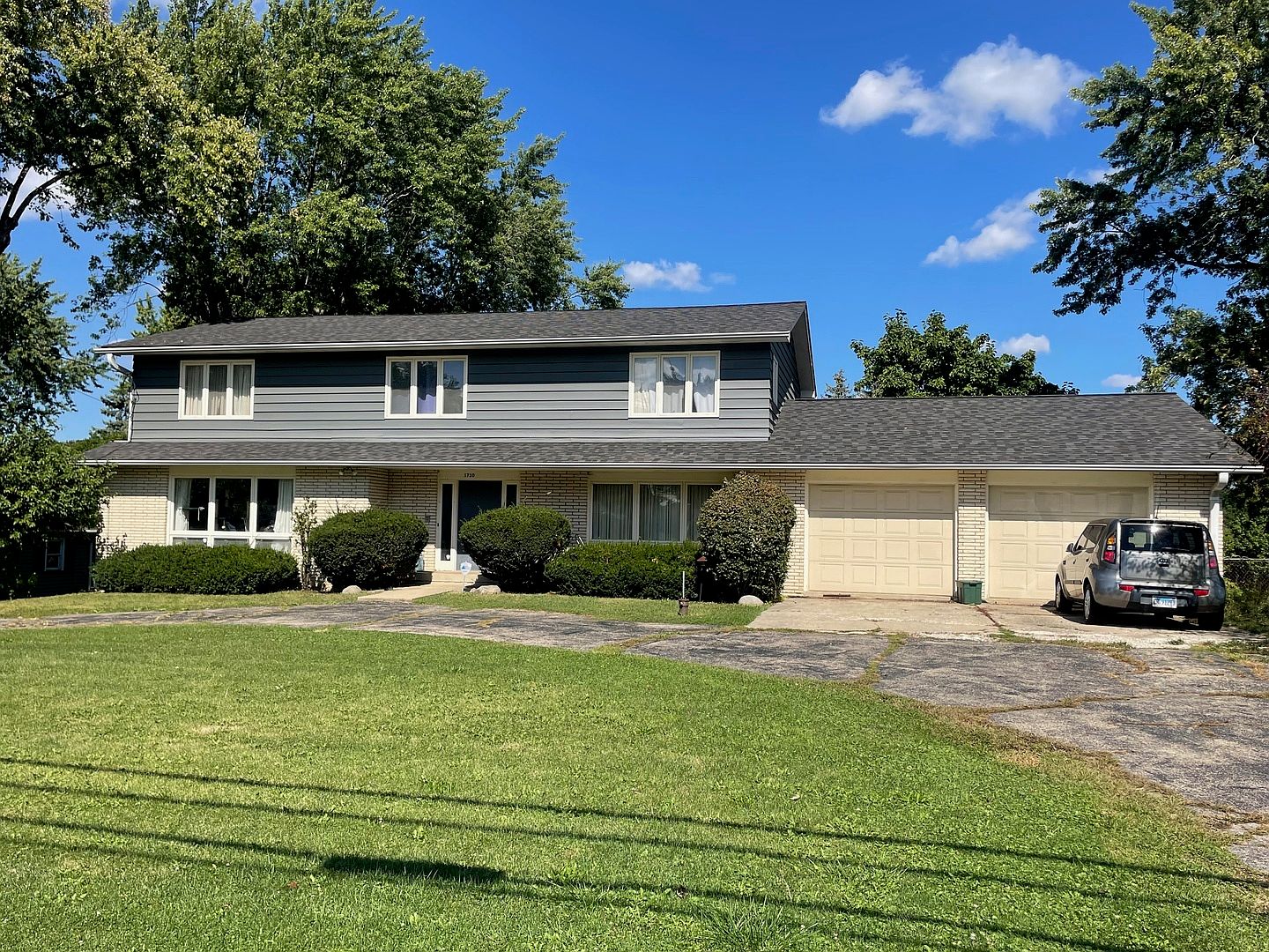 1730 Sheffer Rd, Aurora, IL 60502 | Zillow
