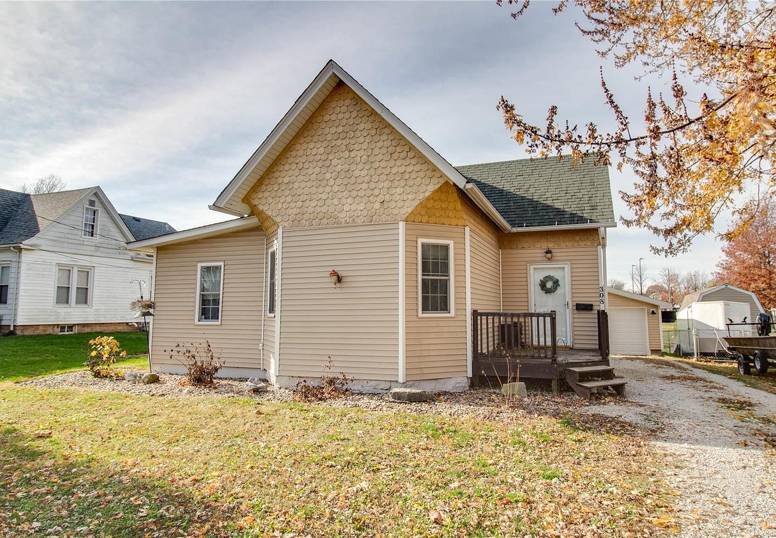 308 Pleasant St, Jerseyville, IL 62052 | Zillow