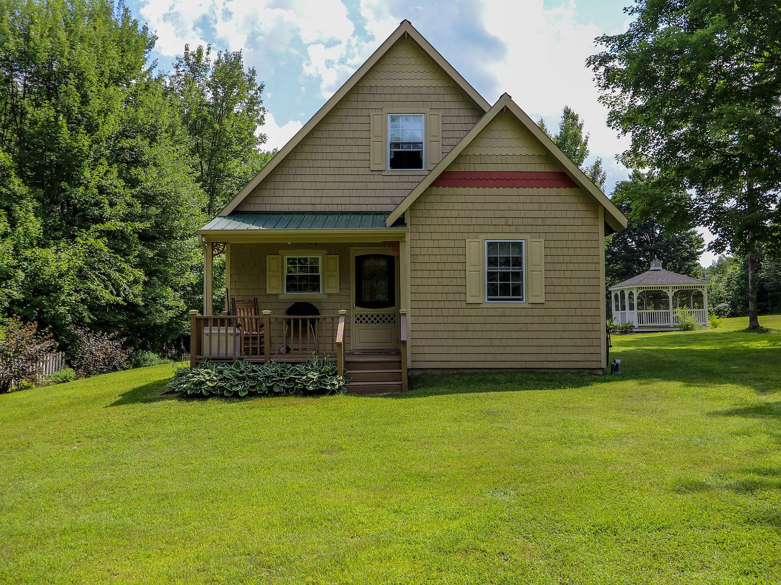 9 Pine Crest Ln, Mooers Forks, NY 12959 | Zillow