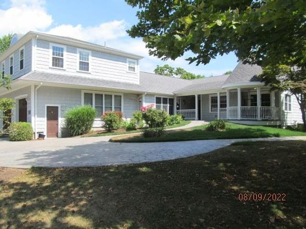 Warwick Neck - Warwick RI Real Estate - 7 Homes For Sale | Zillow