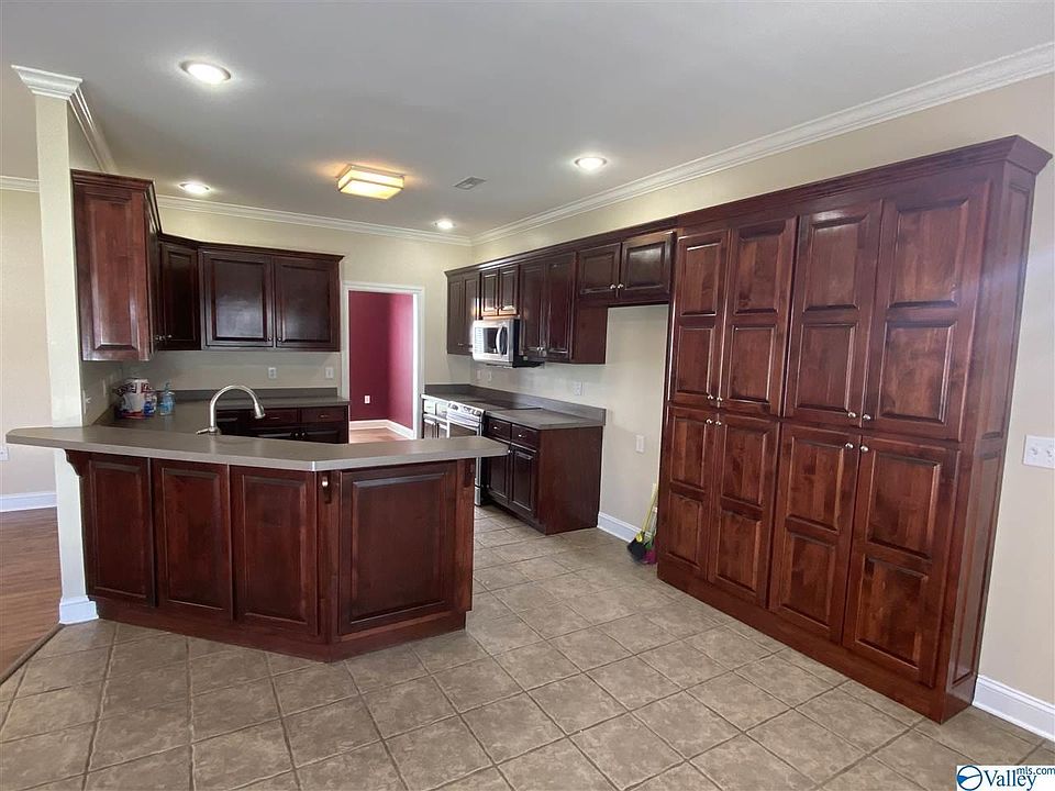 25 Braxton Ct, Decatur, AL 35603 | Zillow
