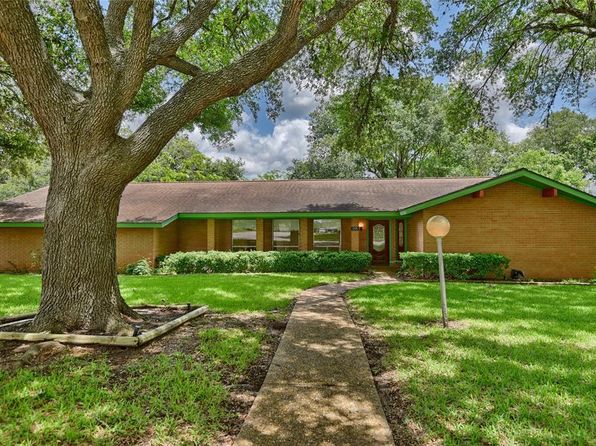 Columbus TX Real Estate - Columbus TX Homes For Sale | Zillow