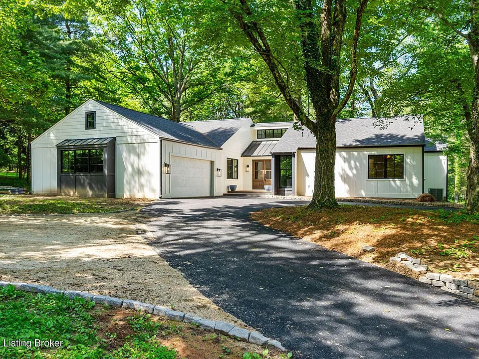 4 Spectacular Tennessee Homes Offering Luxurious Living and Serene ...