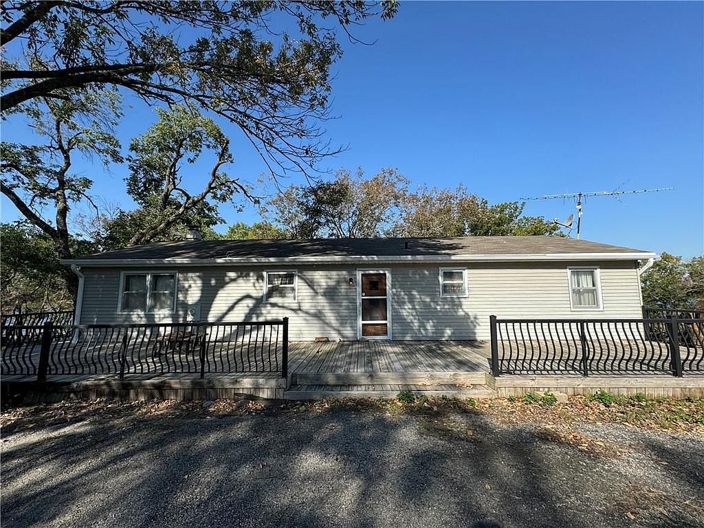 826 195th St, Fort Scott, KS 66701 | MLS #2509258 | Zillow
