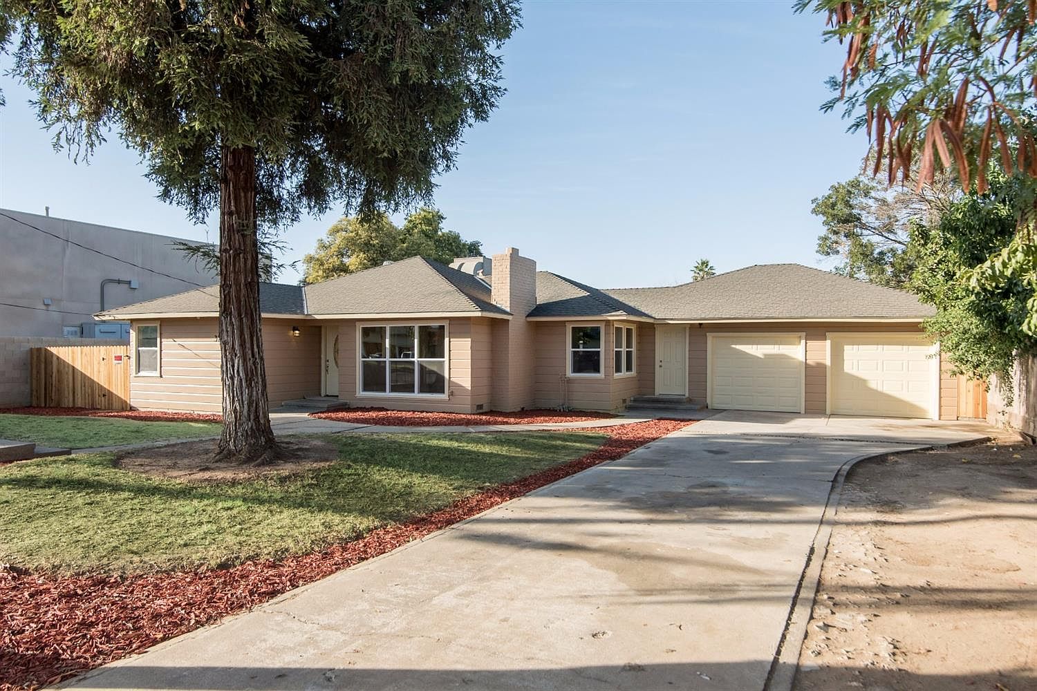 3245 E Gettysburg Ave, Fresno, CA 93726 | Zillow