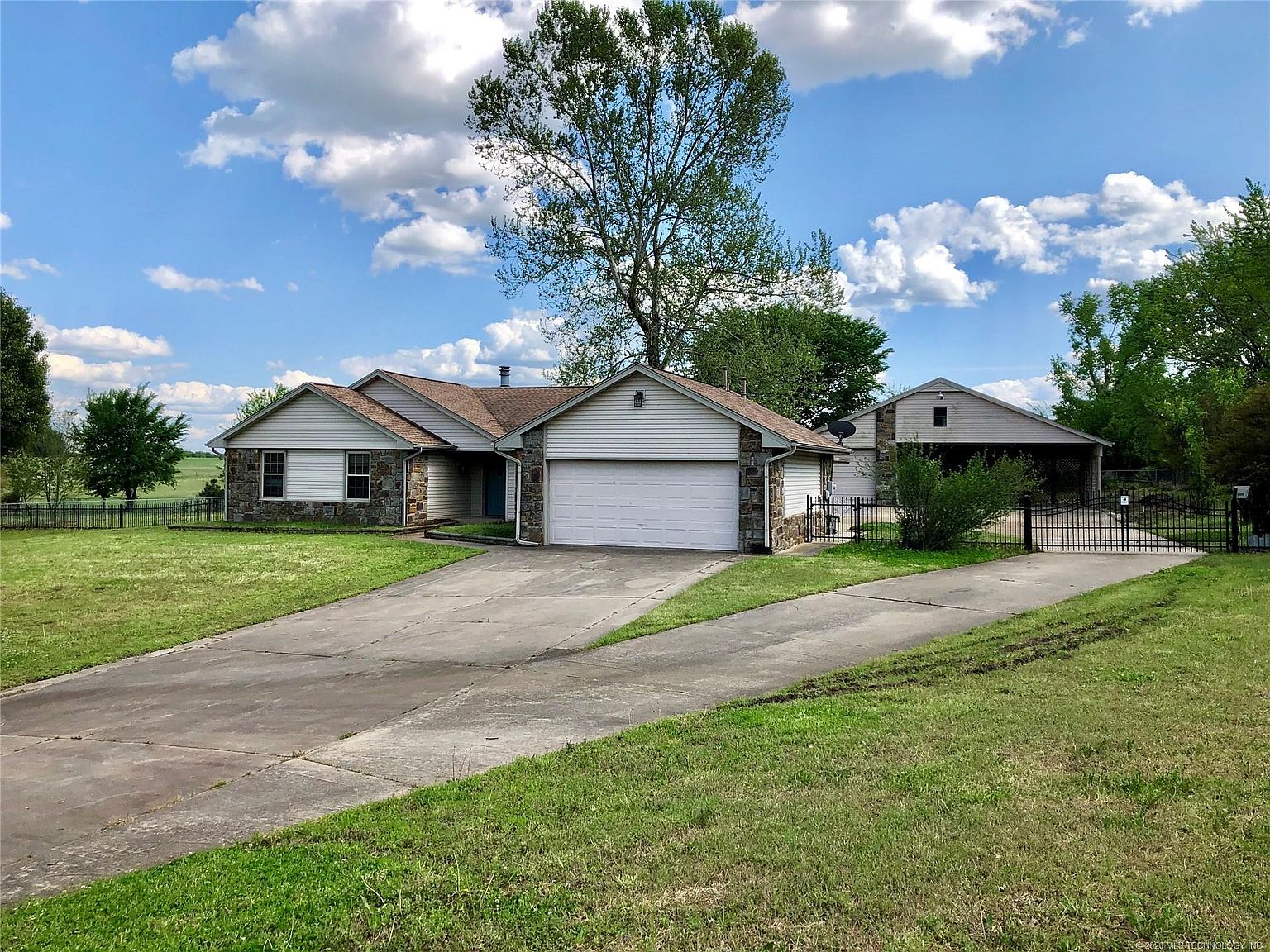 6124 Meadowside Ln, Tulsa, OK 74131 | Zillow