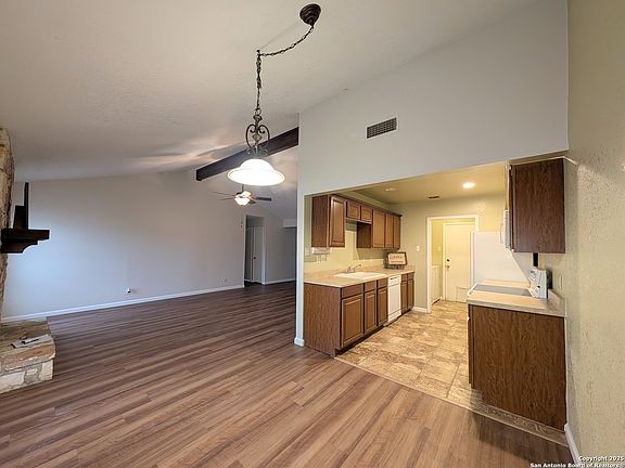 10547 Braddock, San Antonio, TX 78245 | Zillow