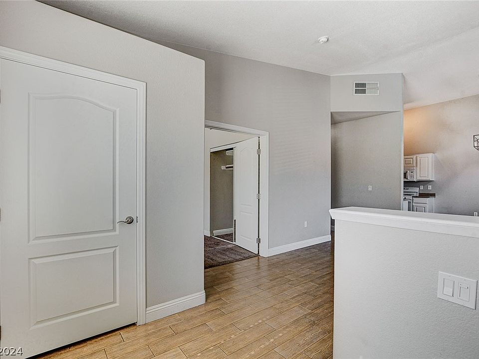 2305 W Horizon Ridge Pkwy Henderson NV | Zillow