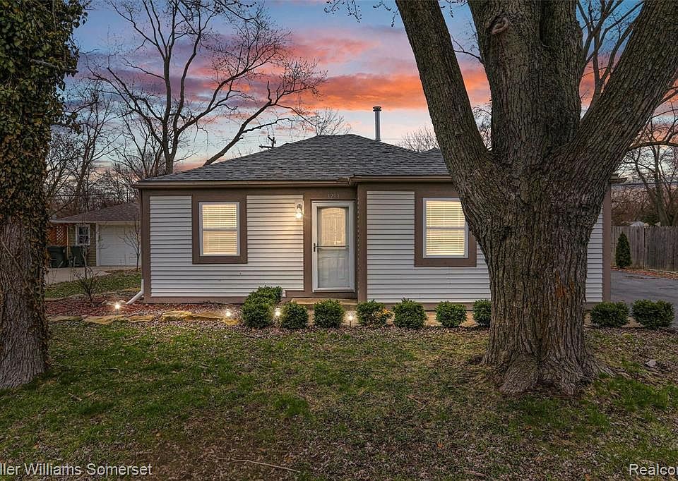 3253 Crooks Rd, Rochester Hills, MI 48309 | Zillow