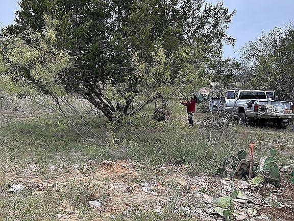 527 Bandera Dr, Bandera, TX 78003 | Zillow