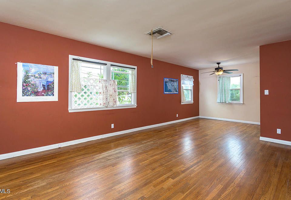 10337 Pinyon Ave, Tujunga, CA 91042 | MLS #P1-14880 | Zillow