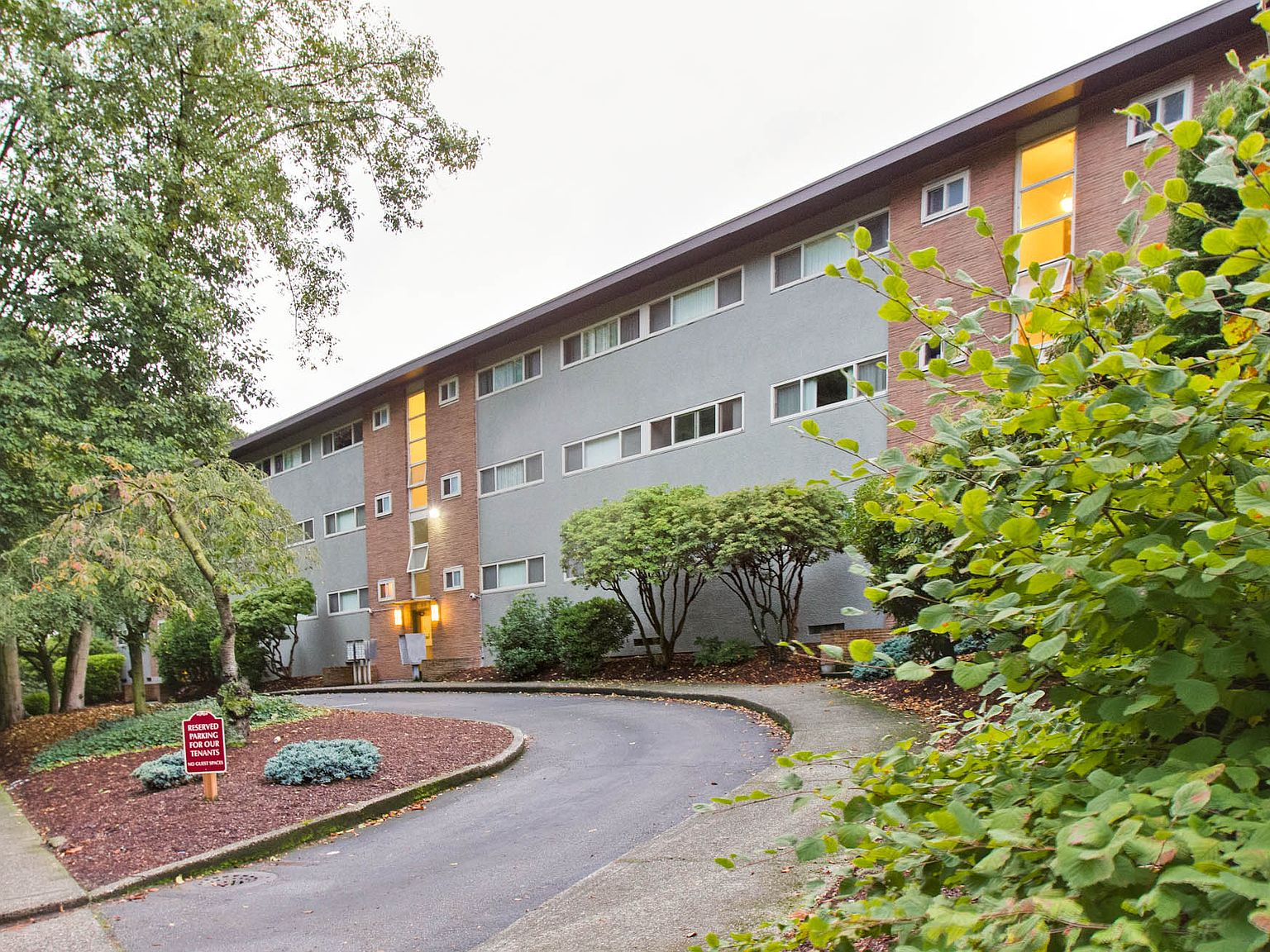 1555-1559 Lakeview Blvd E #B, Seattle, WA 98102 | Zillow