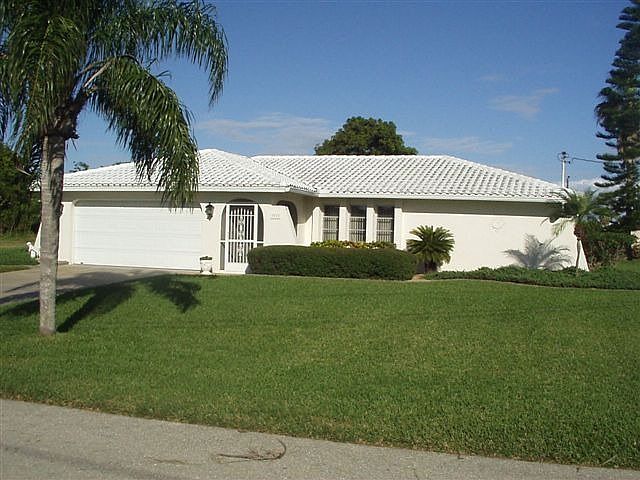 3713 SE 8th Ave, Cape Coral, FL 33904 | Zillow