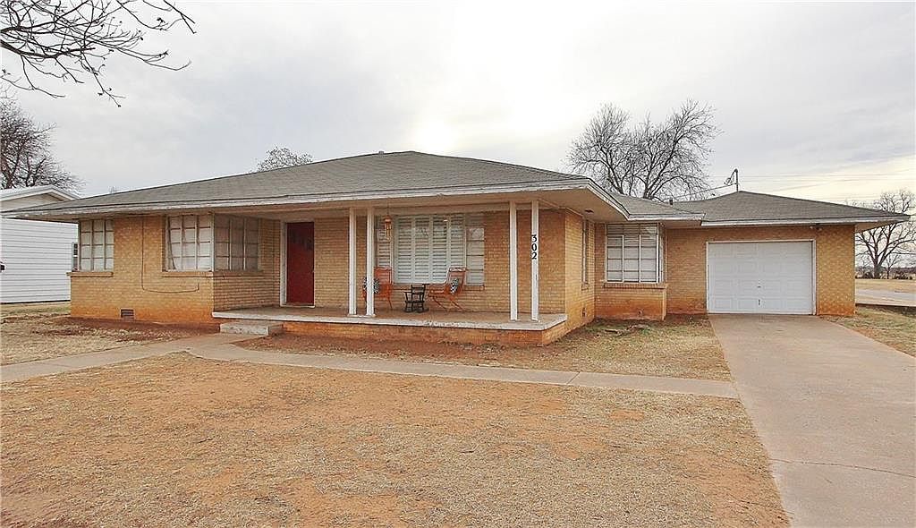 302 S Main St, Alex, OK 73002 | Zillow