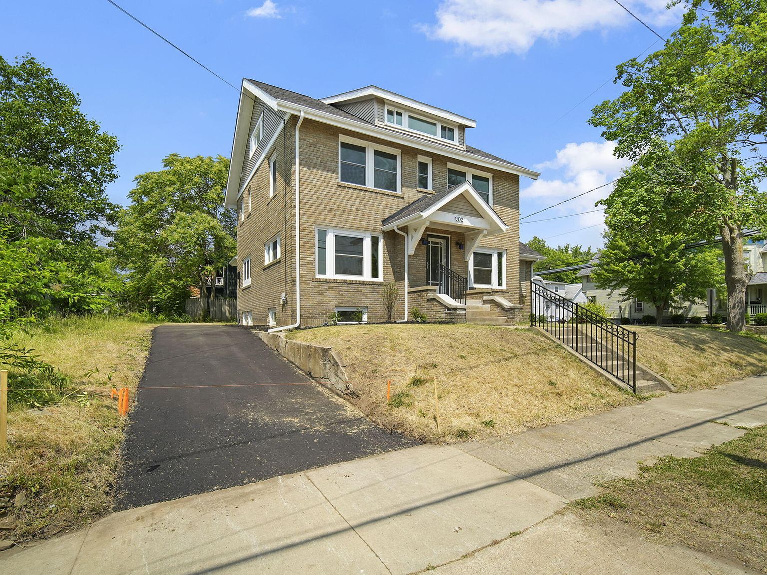 902 1st St, Jackson, MI 49203 | Zillow